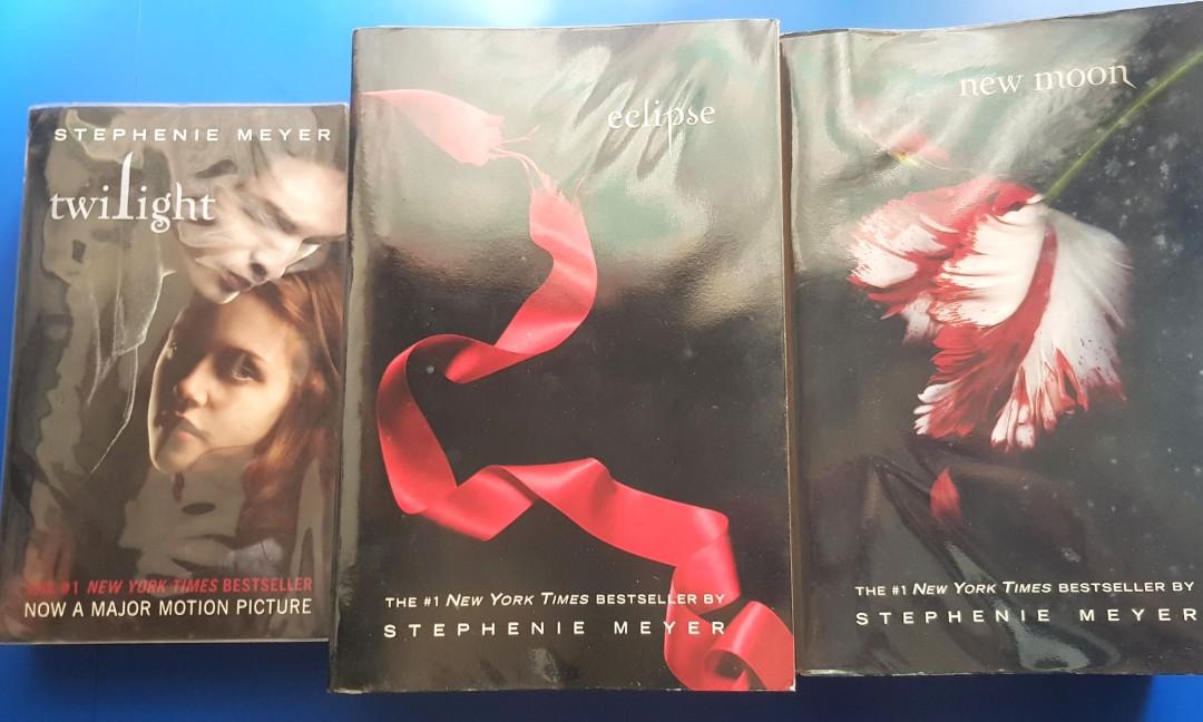 Twilight Series Set, Hobbies & Toys, Books & Magazines, Fiction & Non ...