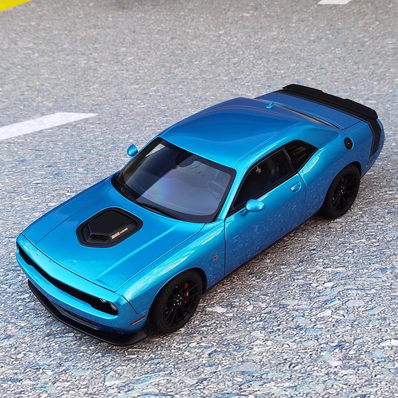 1:18 1/18 Autoart 2018 Dodge Challenger 392 Hemi Scat Pack display ...