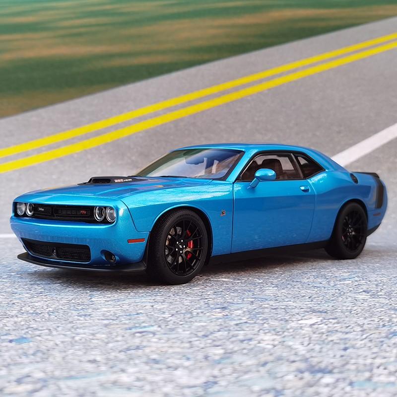 1:18 1/18 Autoart 2018 Dodge Challenger 392 Hemi Scat Pack display ...