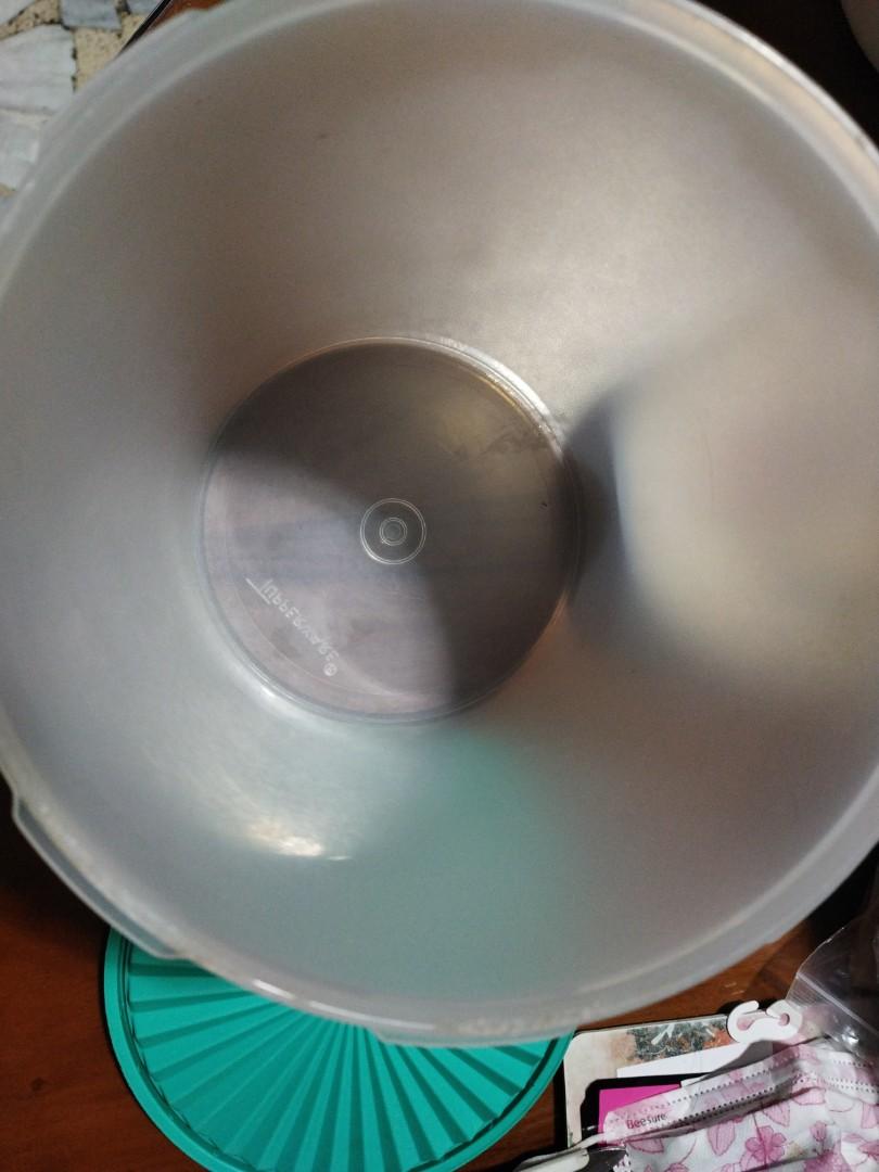 3 liter Tupperware canister, Furniture & Home Living, Kitchenware ...