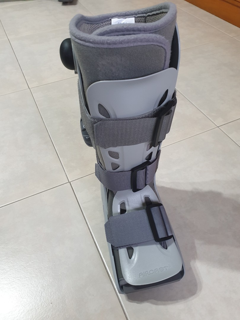 Aircast Airselect Standard walker boots (SMALL), Health & Nutrition ...
