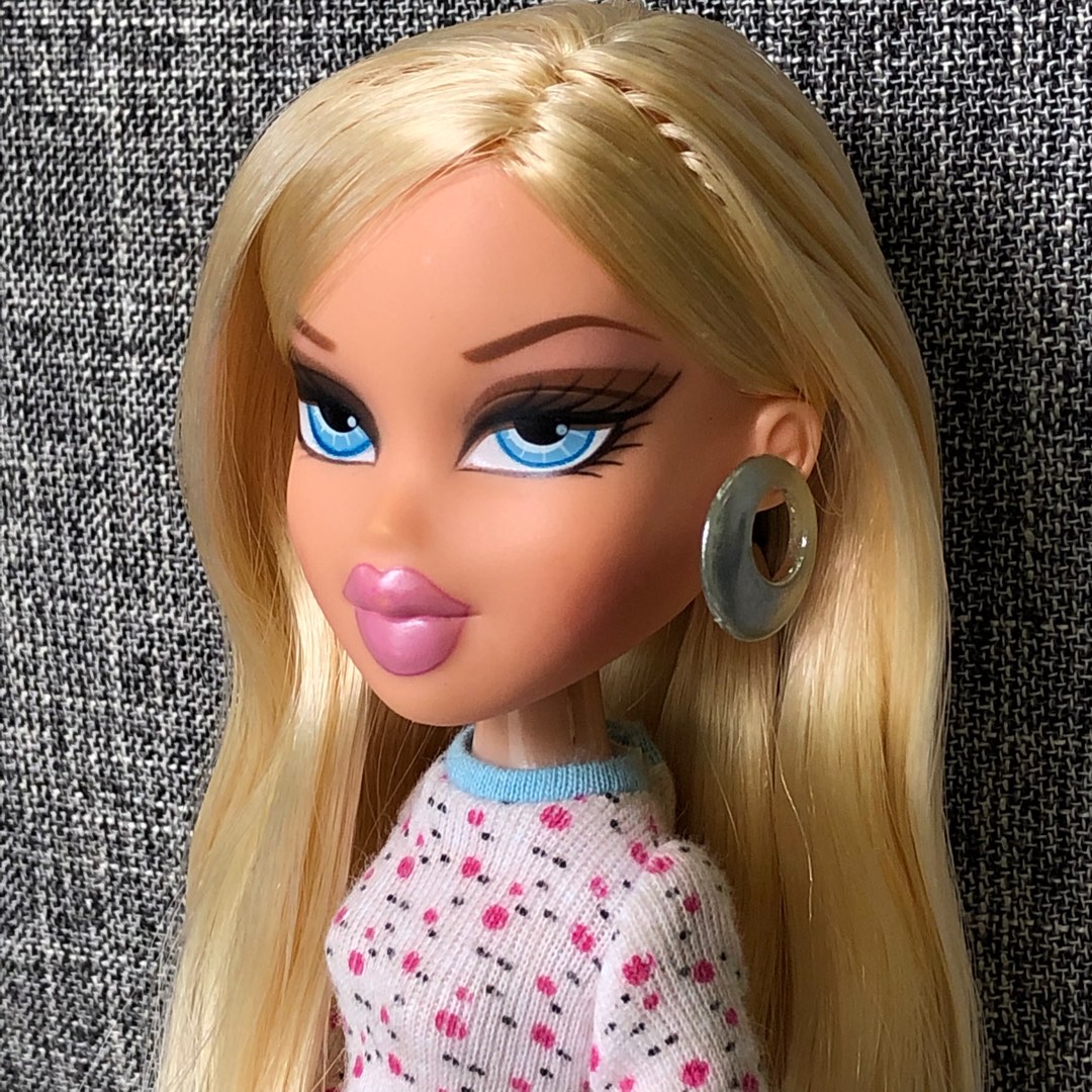 Bratz Worldz: Cloe's House Cloe Doll, Hobbies & Toys, Toys & Games on ...