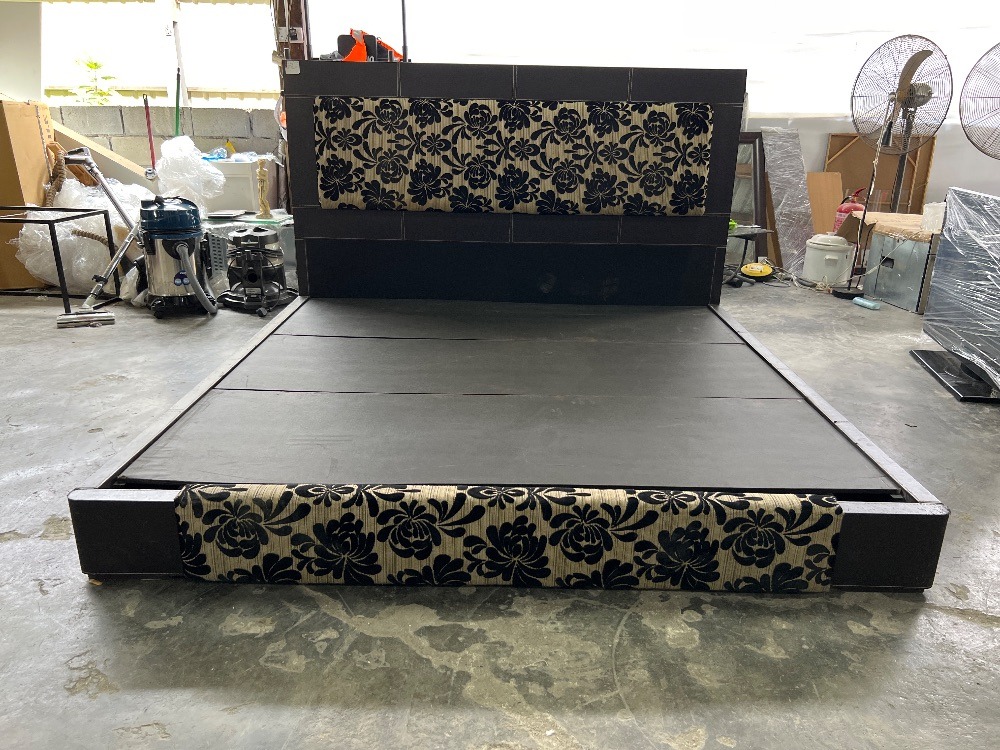 CELLINI Leather King Size Bed Frame Dark Brown Colour / Rangka Katil ...