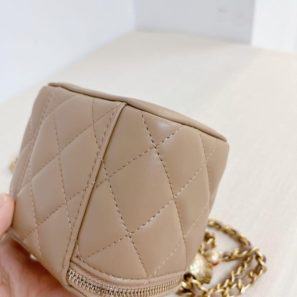 Chanel mini box with gold ball ( Beige ), 名牌, 手袋及銀包 - Carousell