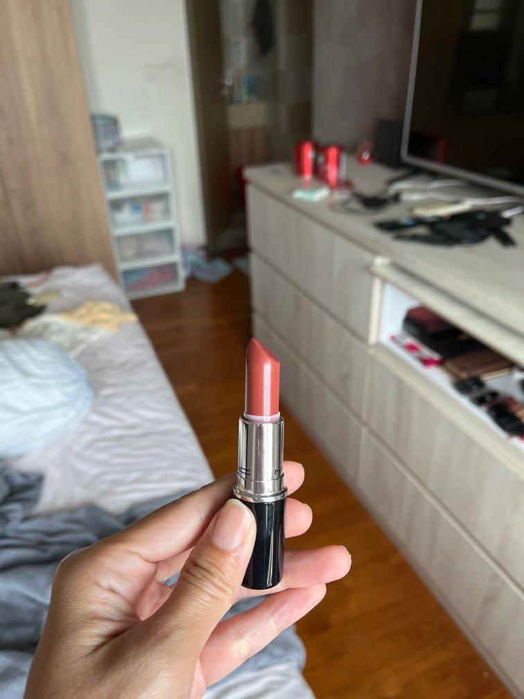 MAC posh pit , mac lustreglass lipstick, mac lipstick, Beauty ...