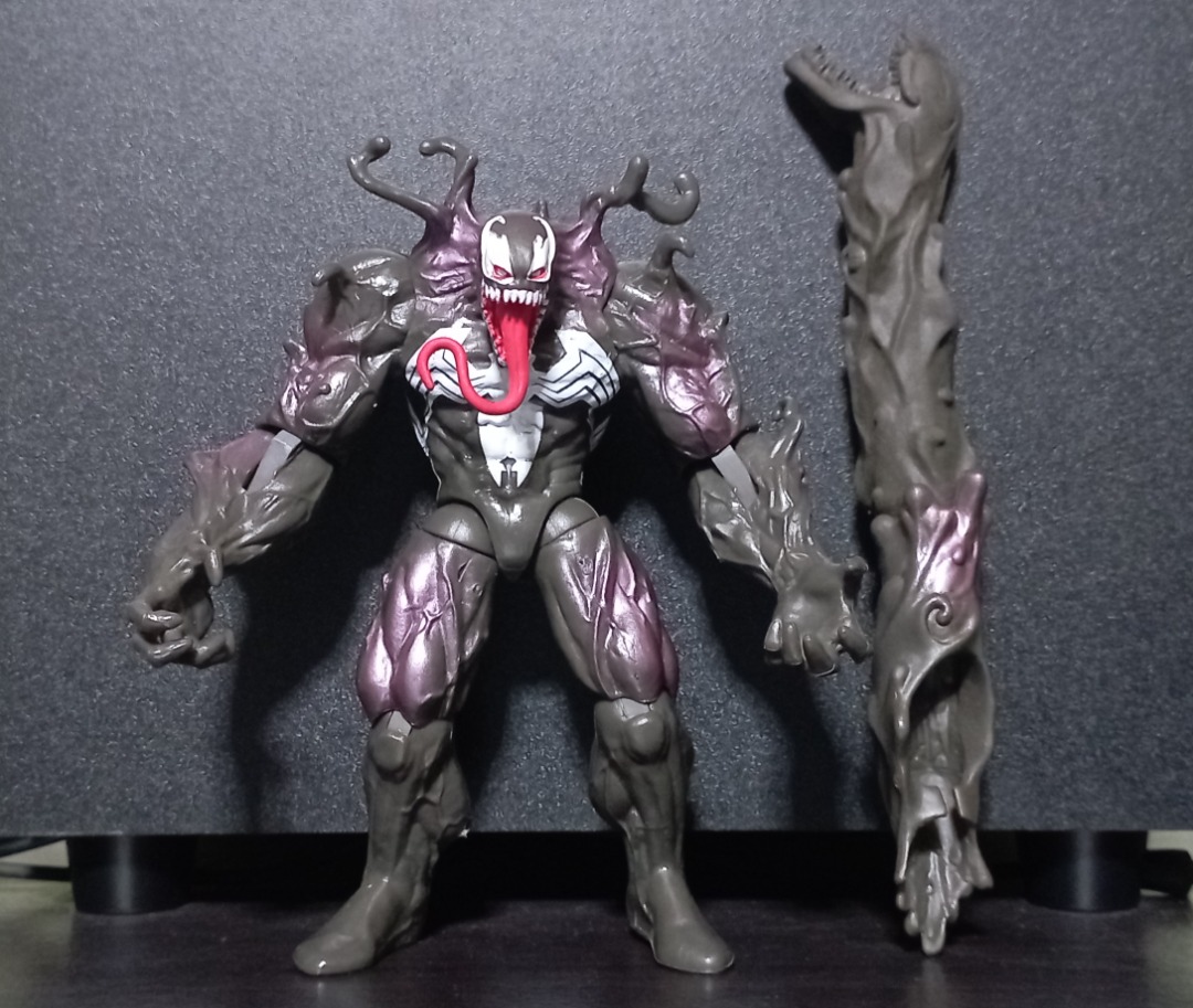 Marvel Universe Venom Stretch Strike, Hobbies & Toys, Toys & Games on ...