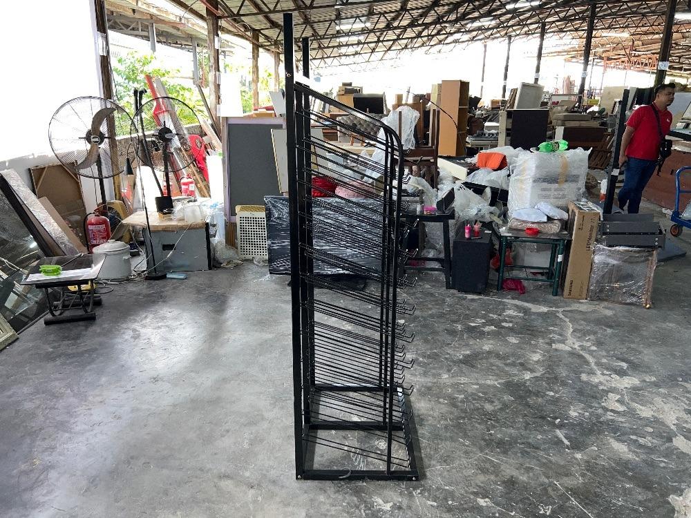 Metal Display Rack Black Colour / Rak Paparan Logam Warna Hitam ...