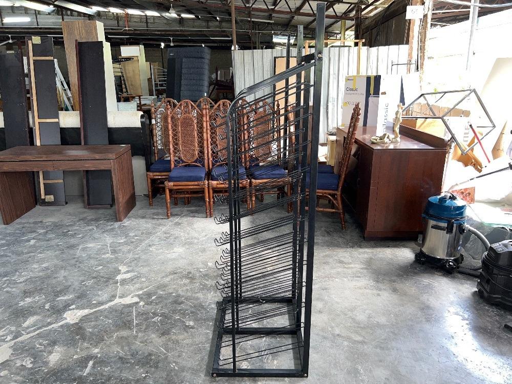 Metal Display Rack Black Colour / Rak Paparan Logam Warna Hitam ...
