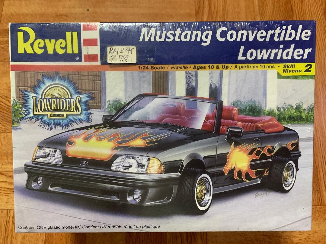 Model Kit: Revell: 1:24 Scale: Mustang Convertible Lowrider, Hobbies ...
