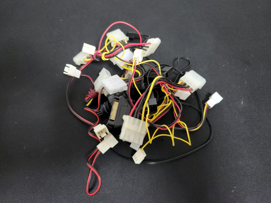 Sata/Molex -> 3 pin fan connector, Computers & Tech, Parts ...