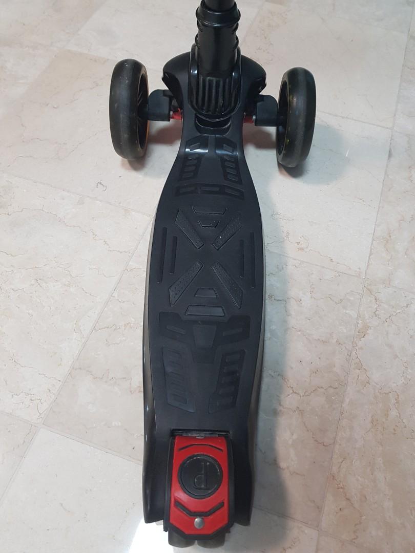 Three-wheeled Scooter for kids, Sports Equipment, Sports & Games ...