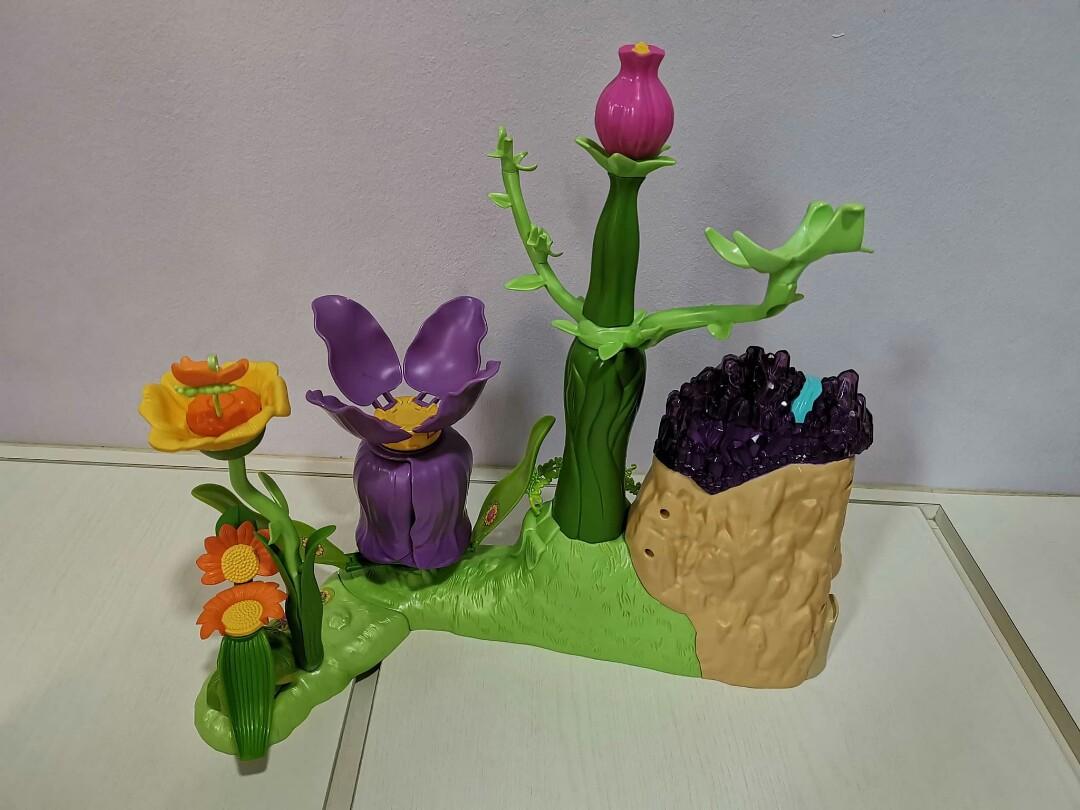 Toys Fantasy flower dome princess toy With spinning flower, Hobbies ...