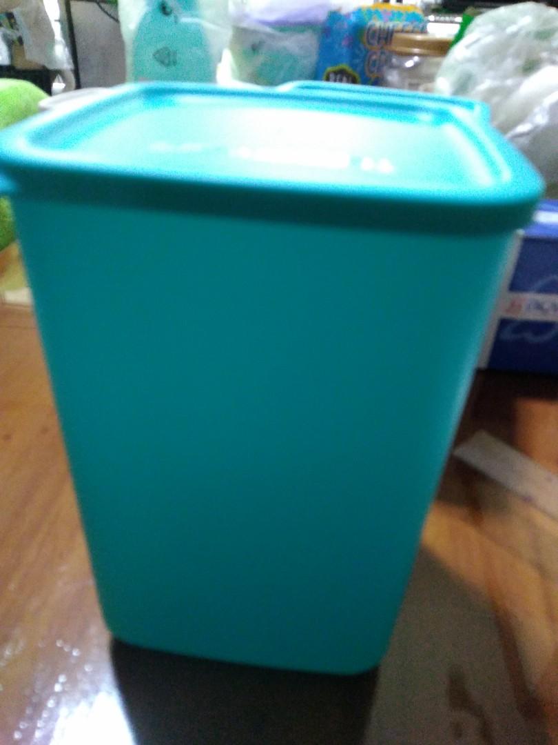Tupperware tall square round, Furniture & Home Living, Kitchenware ...