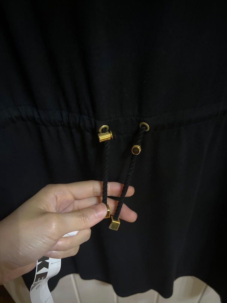 Uniqlo black sleeveless dress with draw string gold accents, Women's ...