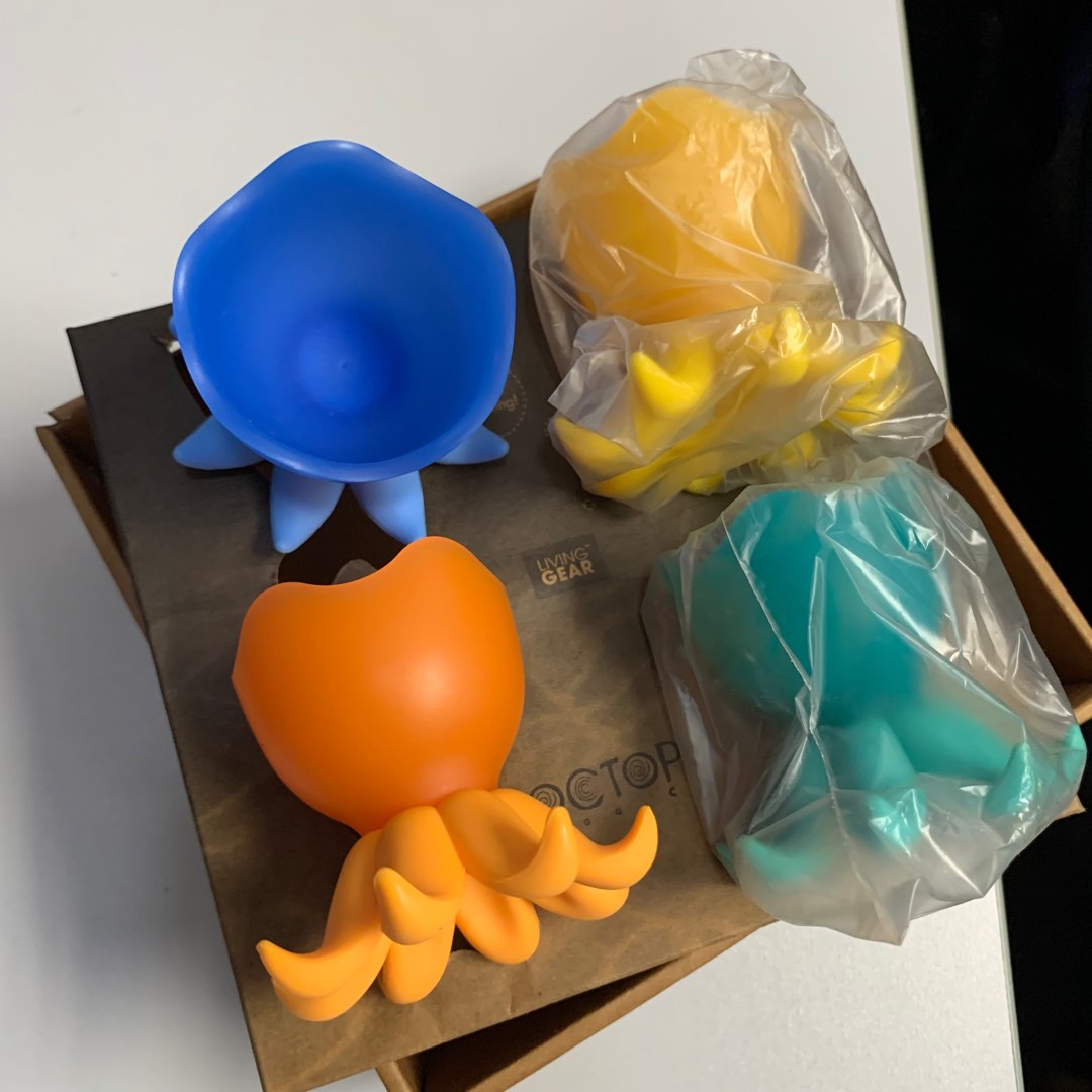 全新 Living Gear Design Octopus Egg Cup 鷄蛋杯, 傢俬＆家居, 廚具和餐具, 食物整理及儲存 ...