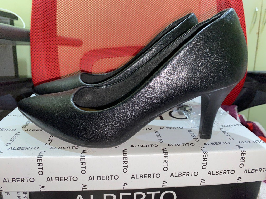 Alberto- Black heels, Women's Fashion, Footwear, Heels on Carousell