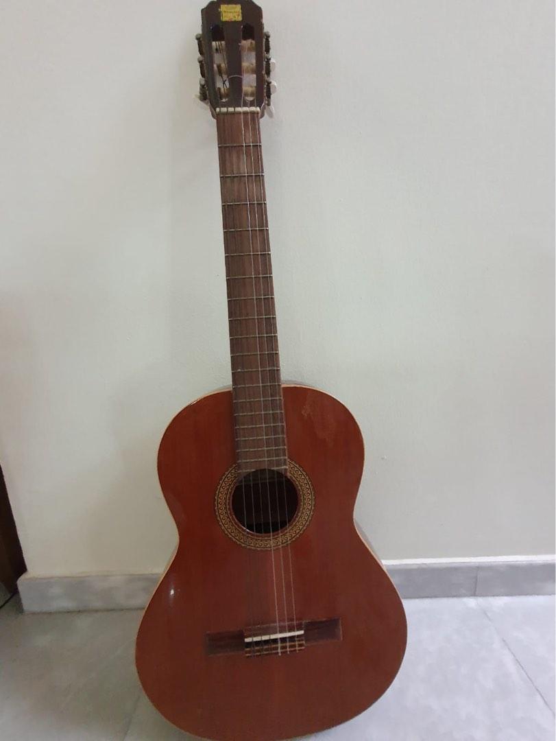 Alhambra Classical Guitar student 2C, Hobbies & Toys, Music & Media ...