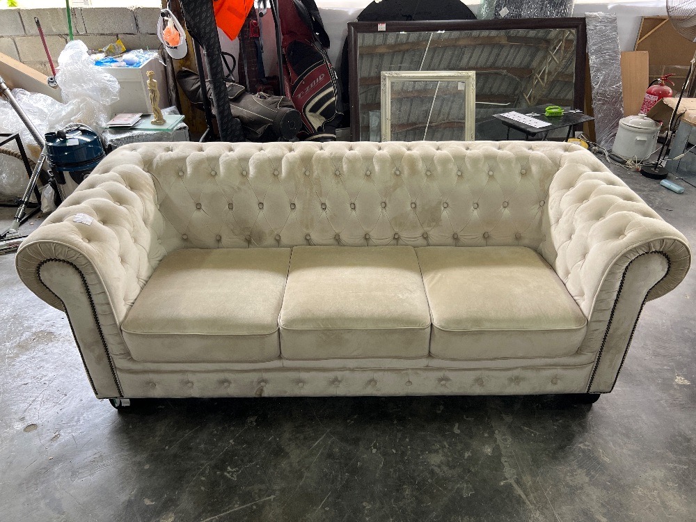 Chesterfield 3 Seater Velvet Sofa White Colour / Sofa Baldu ...