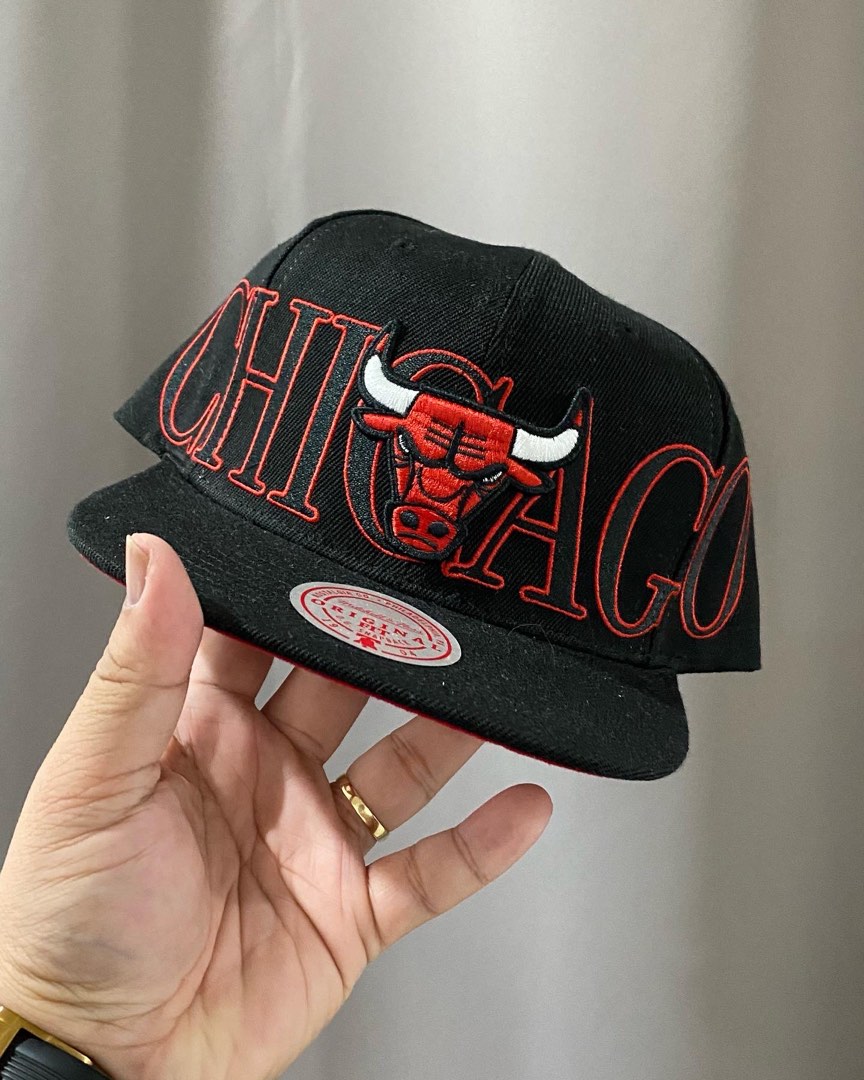 Chicago Bulls Spell Out, Men's Fashion, Watches & Accessories, Caps ...