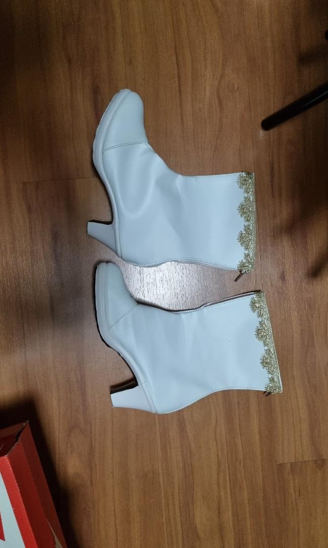Elizabeth Liones Boar Hat Uniform Cosplay, Everything Else on Carousell