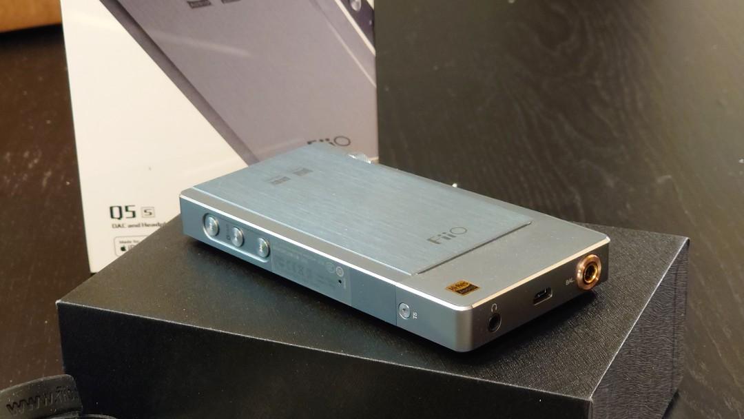 Fiio Q5s 連升級AM3D THX AAA 輸出模組，齊盒齊配件, 音響器材, 可攜式音響設備 - Carousell