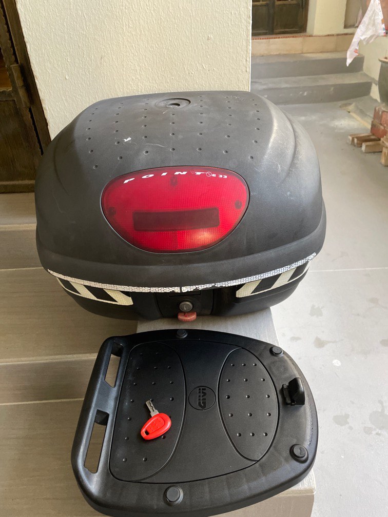 Givi Box 33L w base plate and 2 keys, Motorcycles, Motorcycle ...