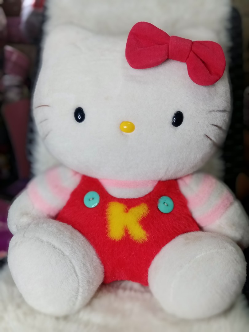 Hello kitty classic huggable, Hobbies & Toys, Toys & Games on Carousell