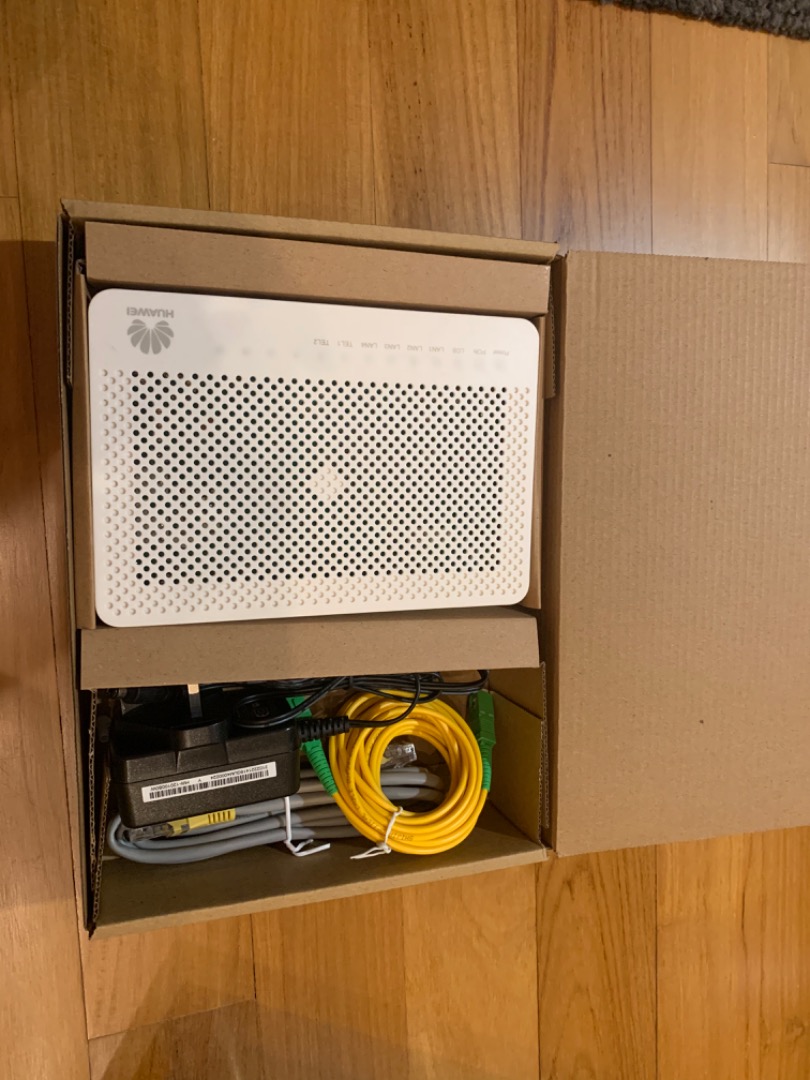 HUAWEI router (EchoLife HG8240H5 GPON terminal), Computers & Tech ...