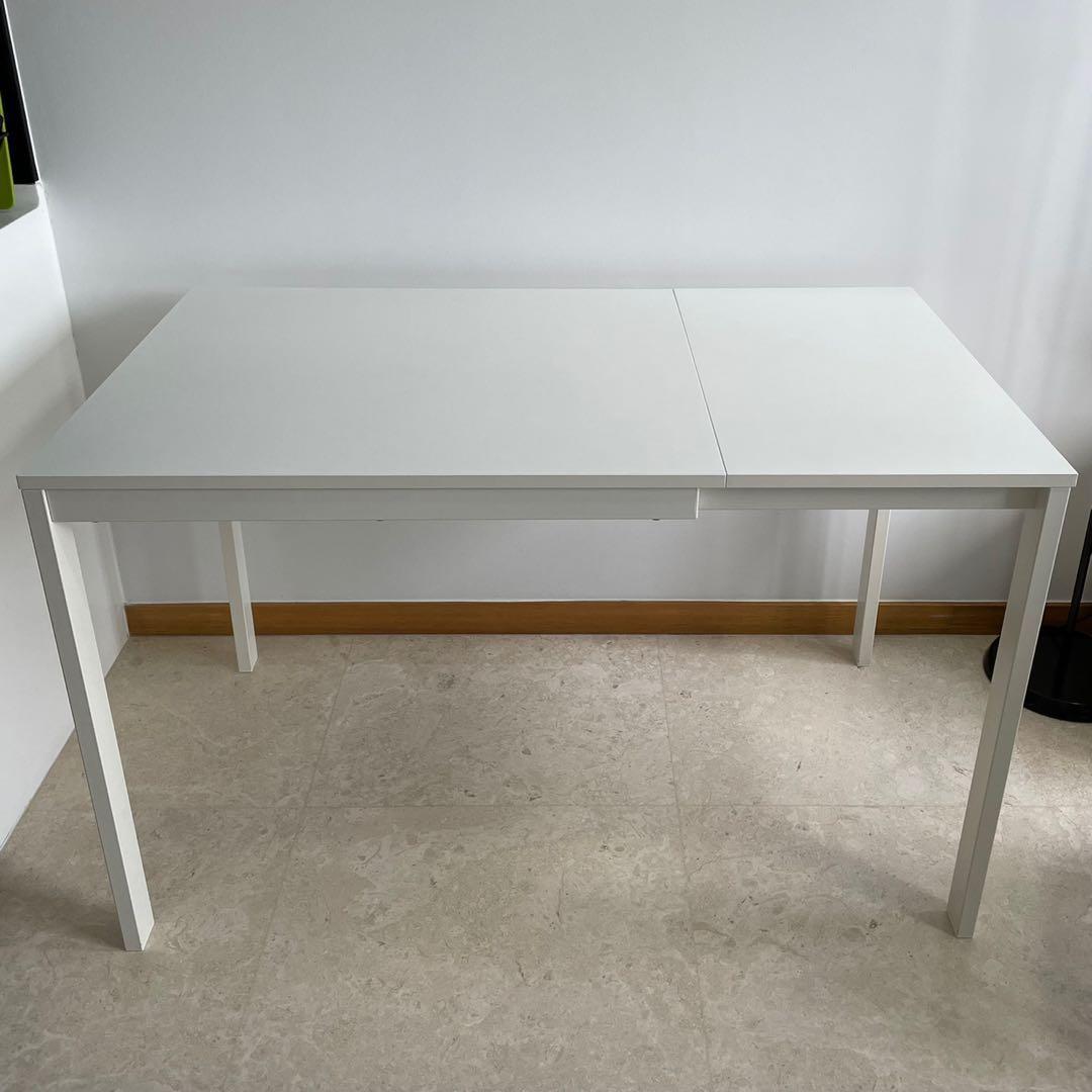 IKEA Vangsta extendable table (legs have been dismantled for easy ...