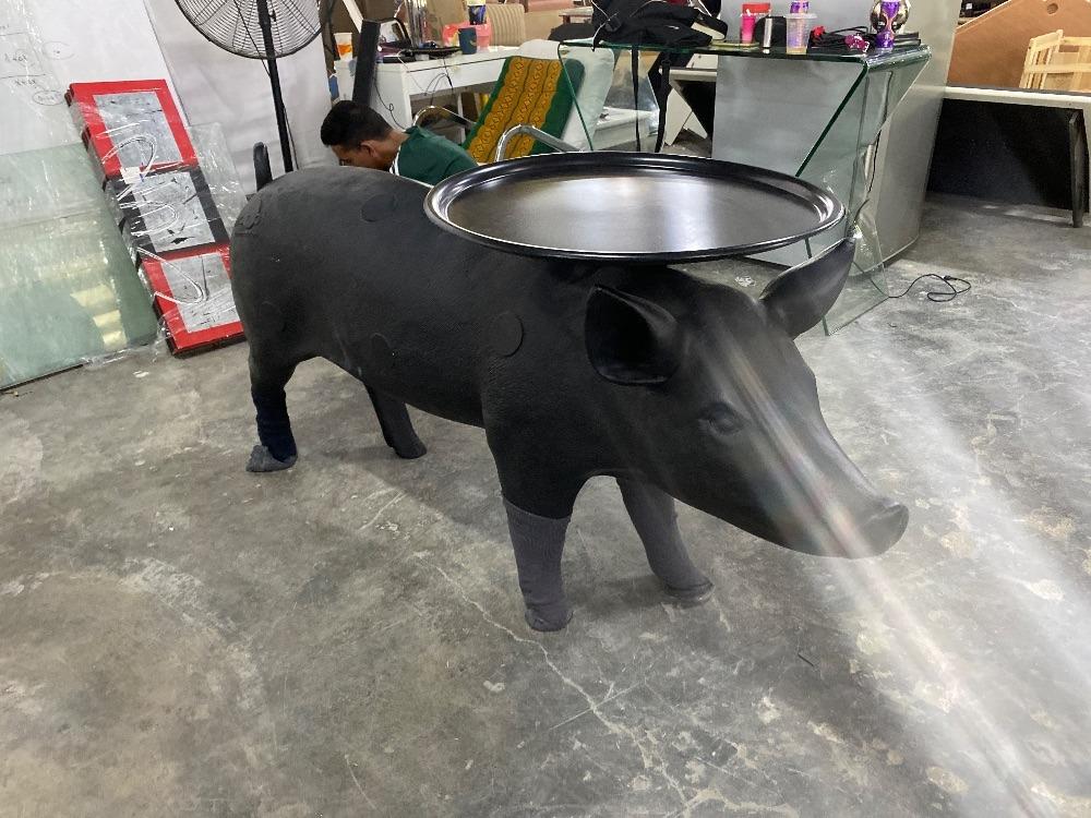 MOOOI Pig Table Black Colour / MOOOI Meja Khinzir Warna Hitam ...
