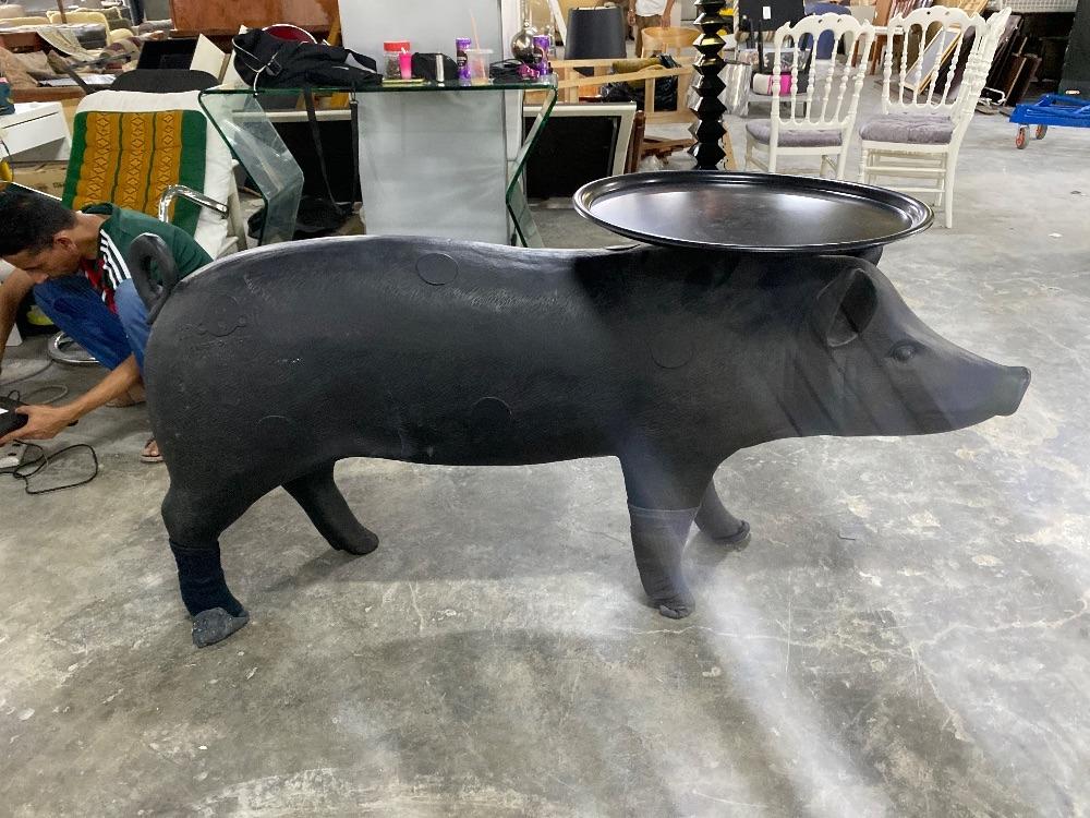 MOOOI Pig Table Black Colour / MOOOI Meja Khinzir Warna Hitam ...