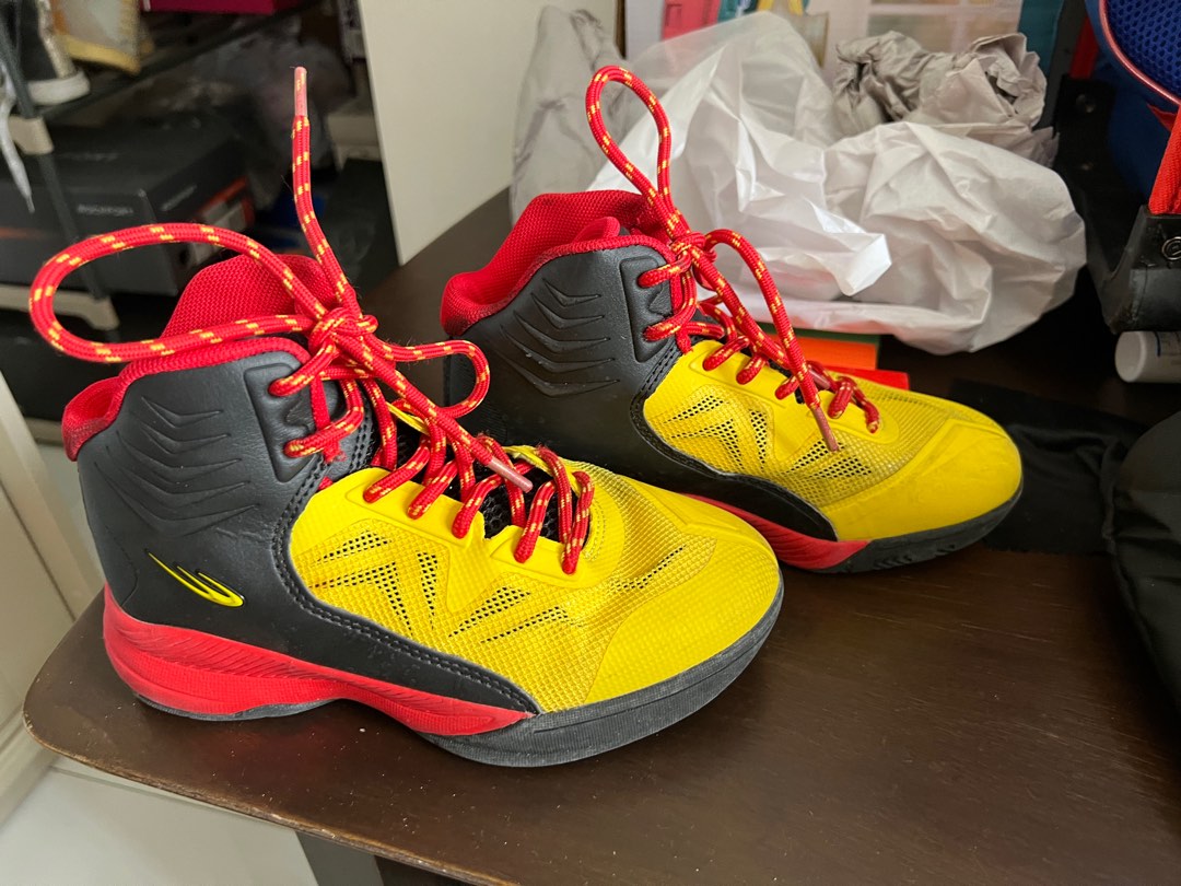 Original world balance, Men's Fashion, Footwear, Sneakers on Carousell