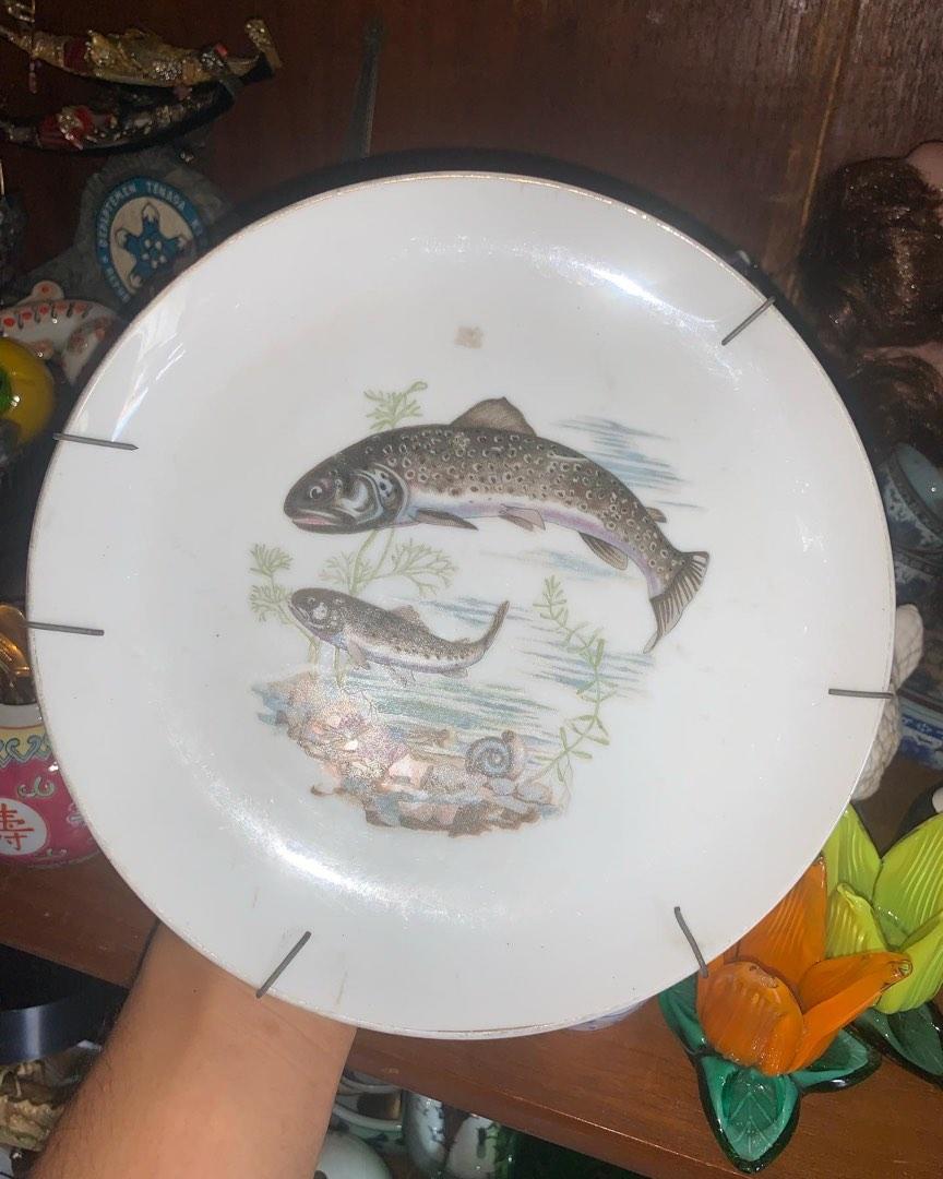 Piring ikan, Antik, Pajangan di Carousell
