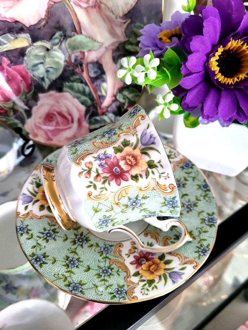 QUEENS Made In England, Hobbies & Toys, Memorabilia & Collectibles ...