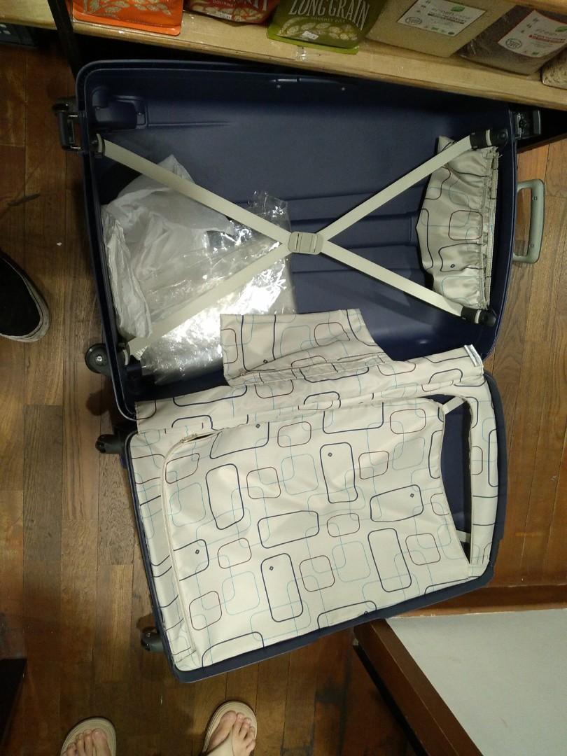 Samsonite 30 inch luggage (4wheels, TSA lock), Hobbies & Toys, Travel ...