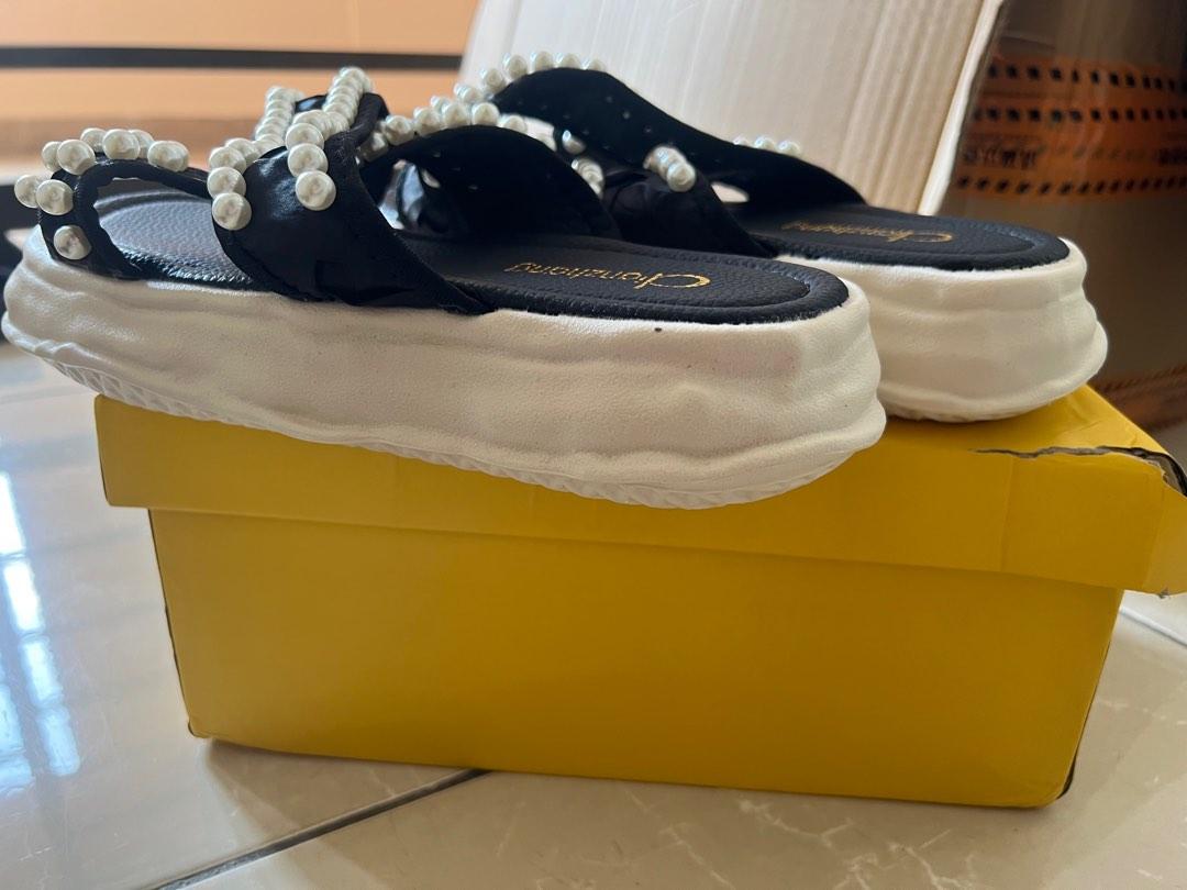 Thick base sandal, Women's Fashion, Footwear, Sandals on Carousell