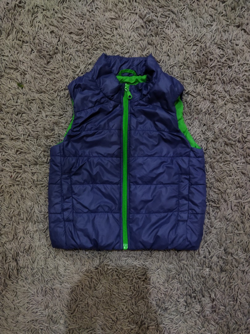 Uniqlo vest rompi anak perempuan lucu, Bayi & Anak, Baju Anak Laki-laki ...