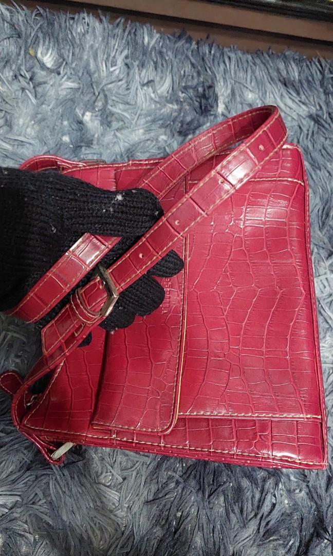 Villager Bag, Women's Fashion, Bags & Wallets, Shoulder Bags on Carousell