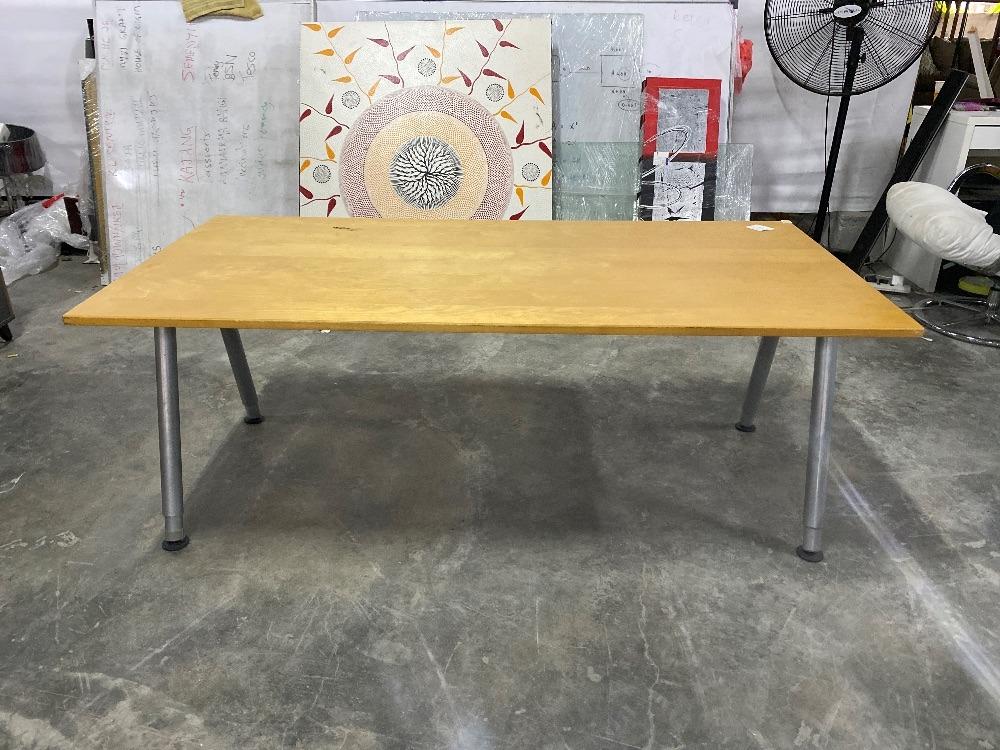 Wooden Rectangular Office Table with Metal Leg / Meja Pejabat Kayu Segi ...