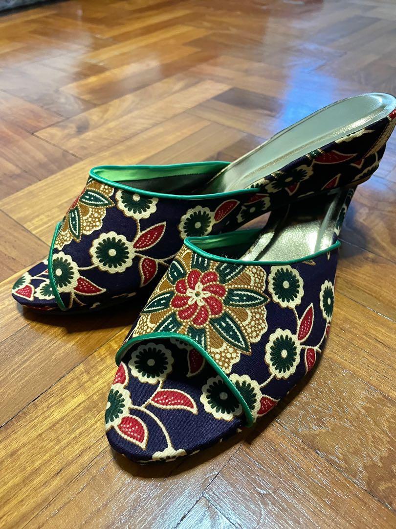 Customised brand new batik shoes, Women's Fashion, Footwear, Wedges on ...