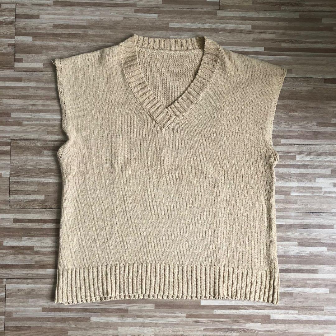 Mens Knitted Vest, Men's Fashion, Tops & Sets, Vests on Carousell