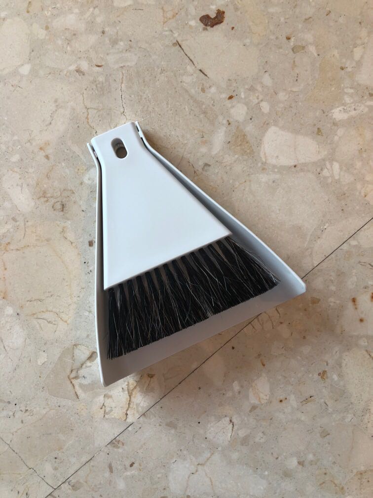 Muji desk broom, Furniture & Home Living, Cleaning & Homecare Supplies ...