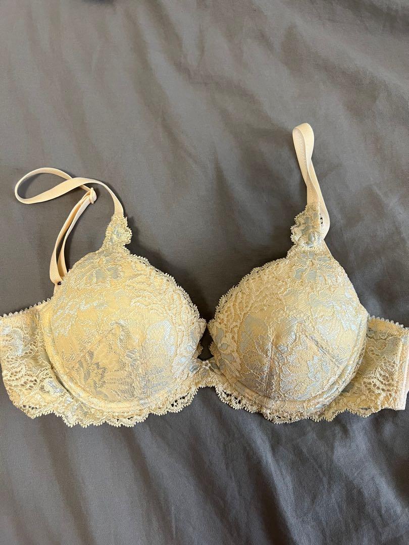 New Triumph Bra, B70, Women's Fashion, New Undergarments & Loungewear ...