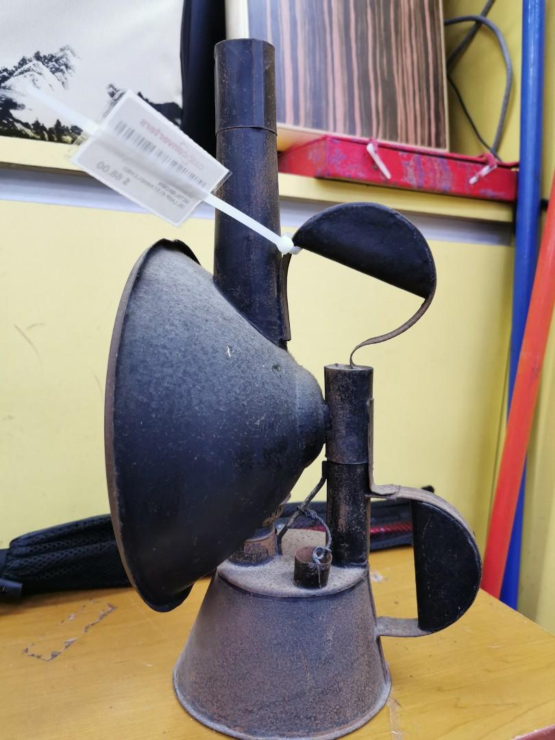 Vintage Oil Lamp (Display), Hobbies & Toys, Memorabilia & Collectibles ...