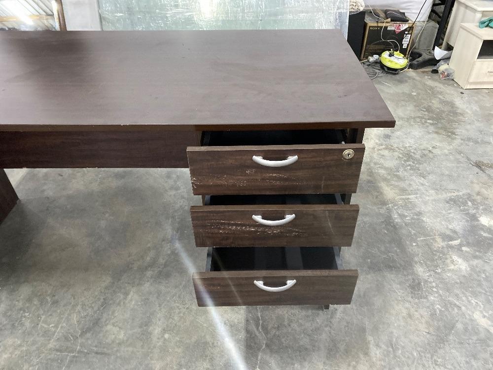 Wooden Office Desk with 3 Drawer Brown Colour / Meja Pejabat Kayu ...