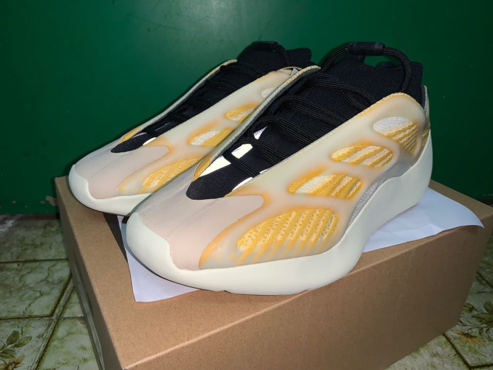 Adidas Yzy 700 v3, 男裝, 鞋, 波鞋 - Carousell