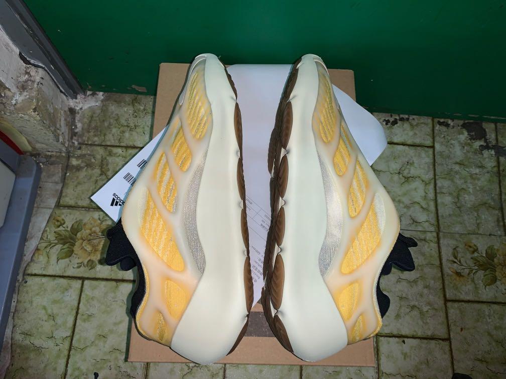 Adidas Yzy 700 v3, 男裝, 鞋, 波鞋 - Carousell