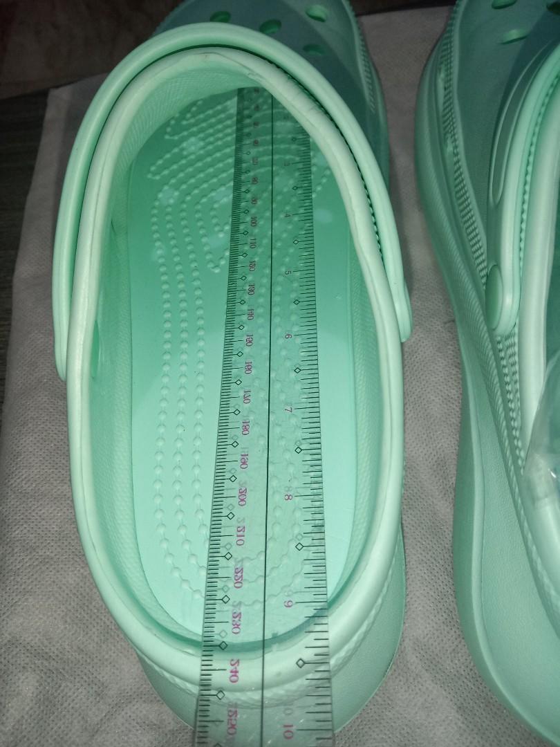BRANDNEW Mint Green Crocs, Women's Fashion, Footwear, Sandals on Carousell