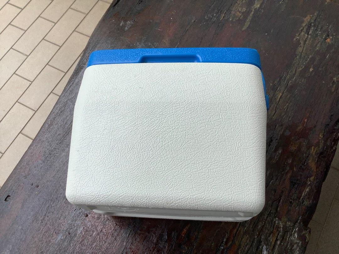 Coleman cooler ice box, Sports Equipment, Hiking & Camping on Carousell