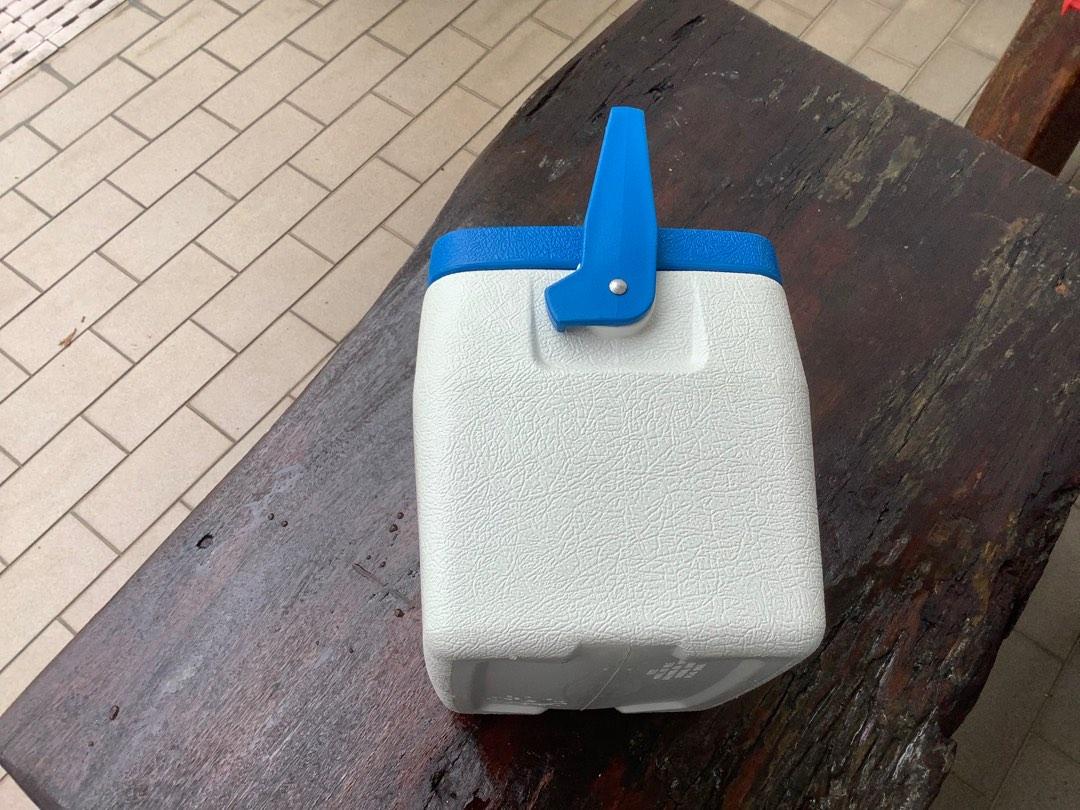 Coleman cooler ice box, Sports Equipment, Hiking & Camping on Carousell